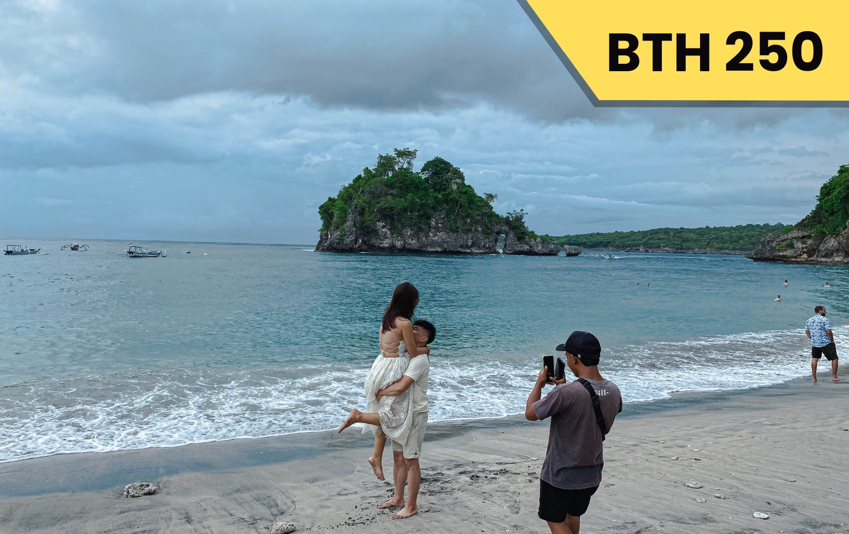 Paket Honeymoon – Nusa Penida 5 Hari 4 Malam - BTH 250 - Paket Tour Bali & Paket Wisata Bali Murah